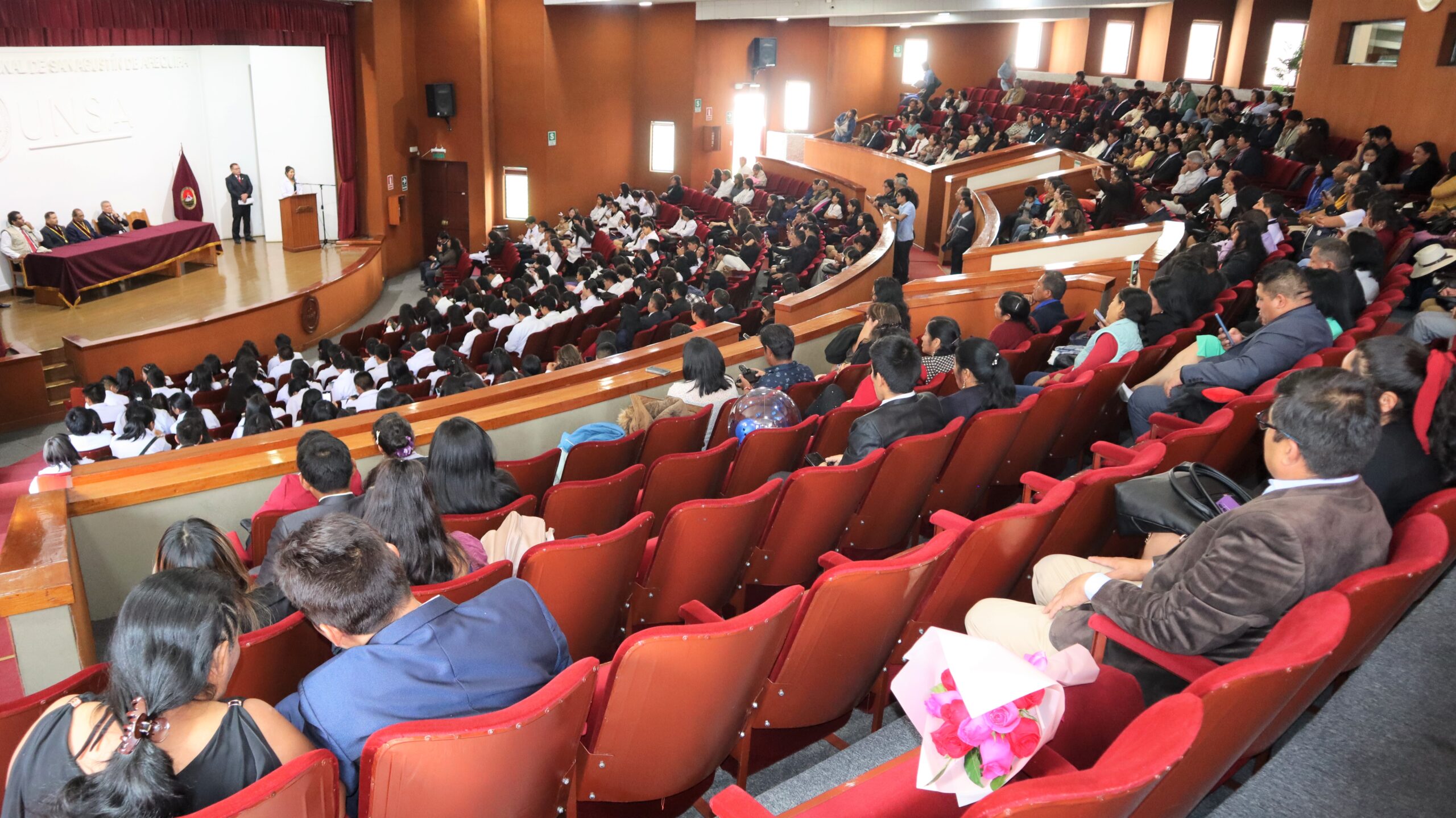 Imponen mandiles a estudiantes de Antropología de la UNSA – UNSA